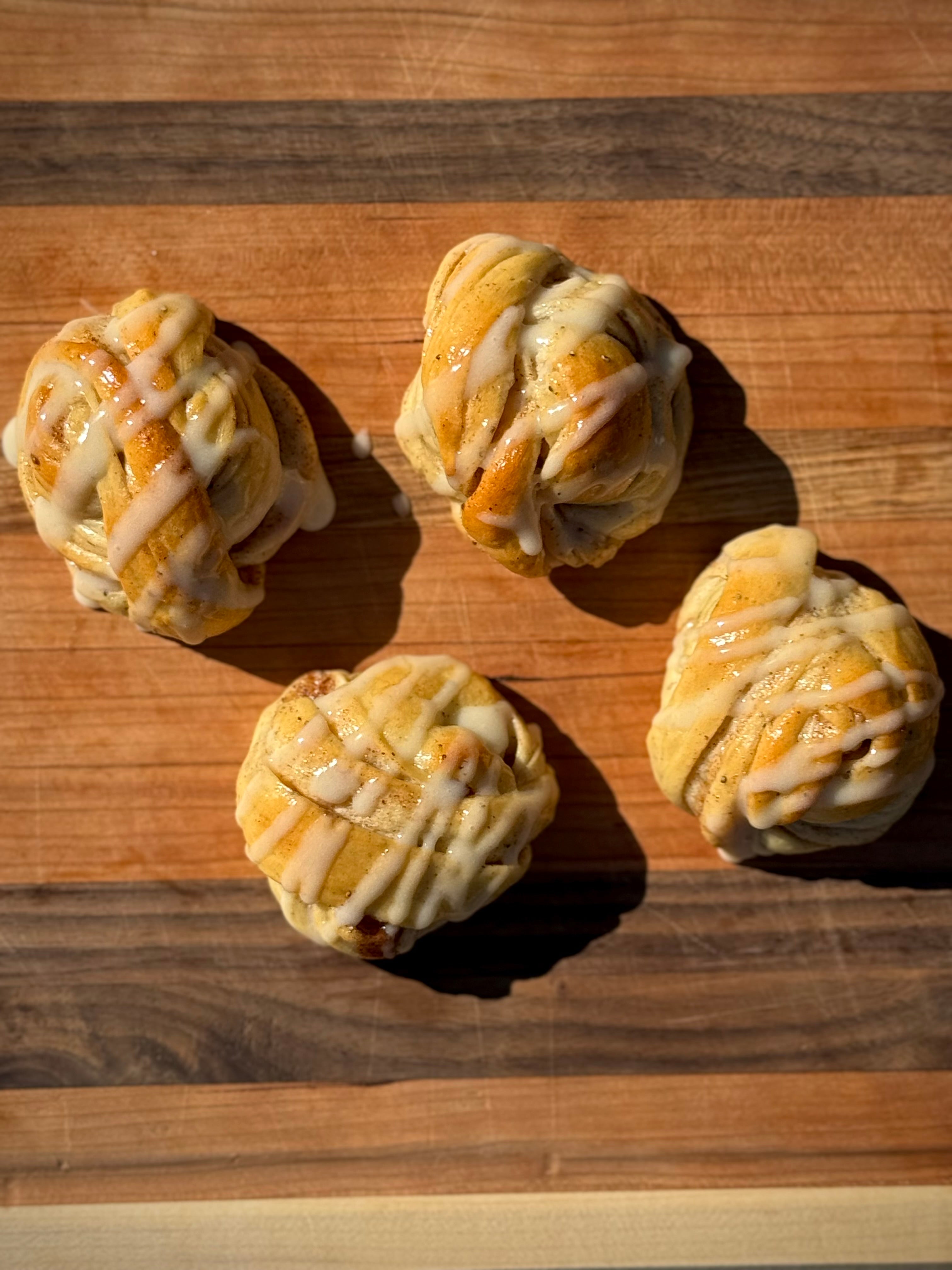 Swedish Cinnamon Buns (Kanelbullar) – Små Ting Bakery